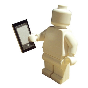 The first LEGO iPod & iPhone!