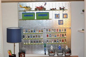 Building a LEGO closet – a DIY project