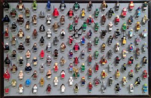 LEGO minifigure display – a DIY project