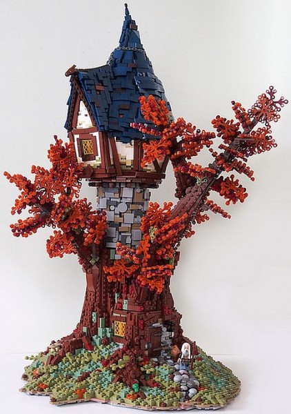 Custom LEGO tree houses & tree house sets