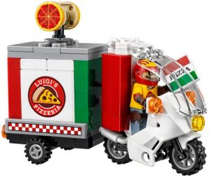 LEGO Sets with Pizzerias & Pizza Pieces