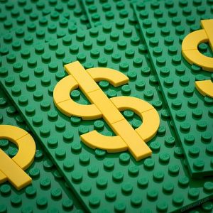 More lettering with LEGO using curved tiles