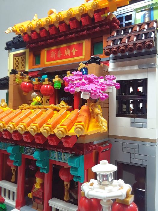 Designing & Building a LEGO Modular Chinatown