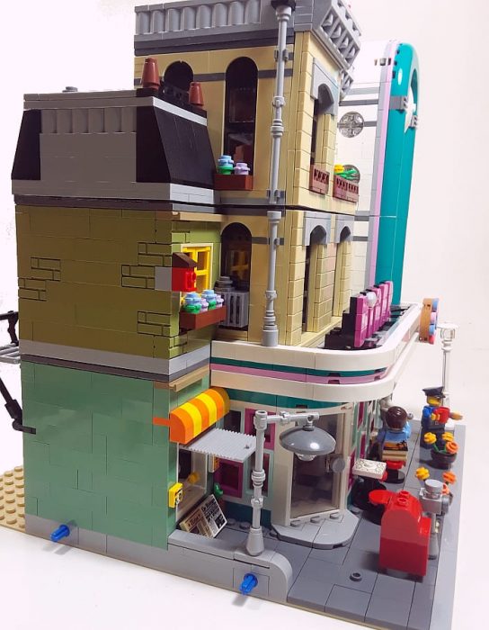 Customizing the LEGO Creator Downtown Diner