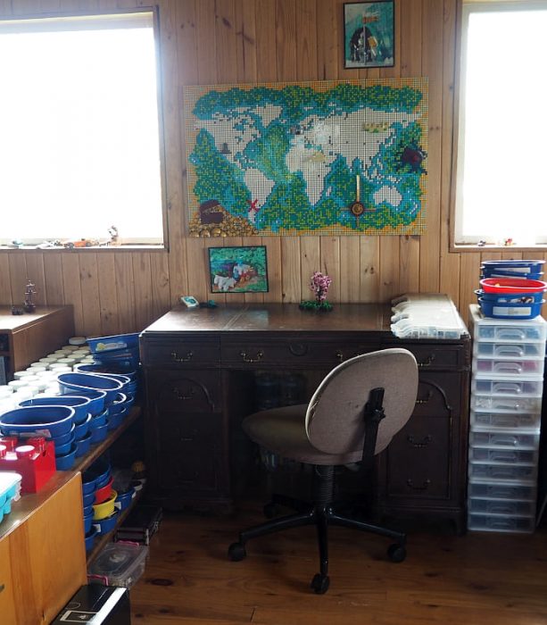 Building & Sharing LEGO with Lots of Siblings