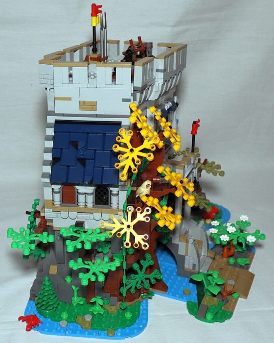 Brick Breakdown: LEGO BrickLink – Castle in the Forest