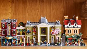 LEGO Modular Tudor Corner Review & Thoughts