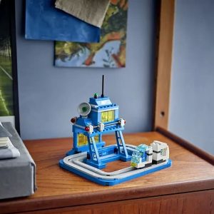 LEGO Ideas Classic Space Micro Command Center