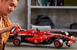 LEGO Technic Formula 1 1:8 Racecars Comparison